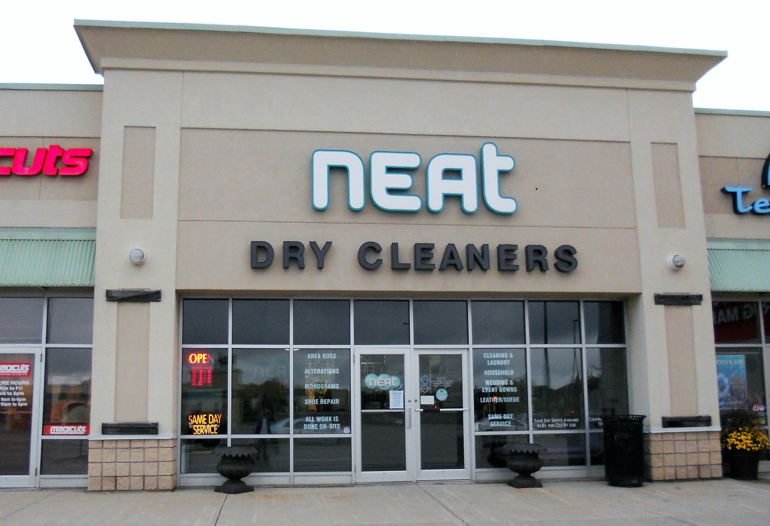 Frontal Outside | Dry Cleaners